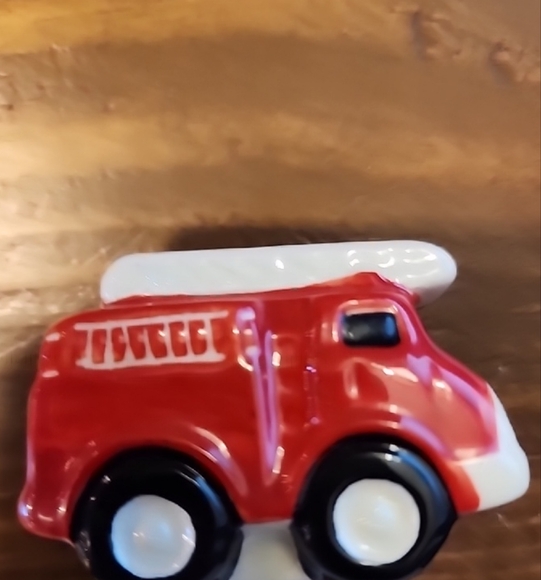 Nora Fleming | Kitchen | Nora Flemings Ultra Rare Retired Fire Truck ...